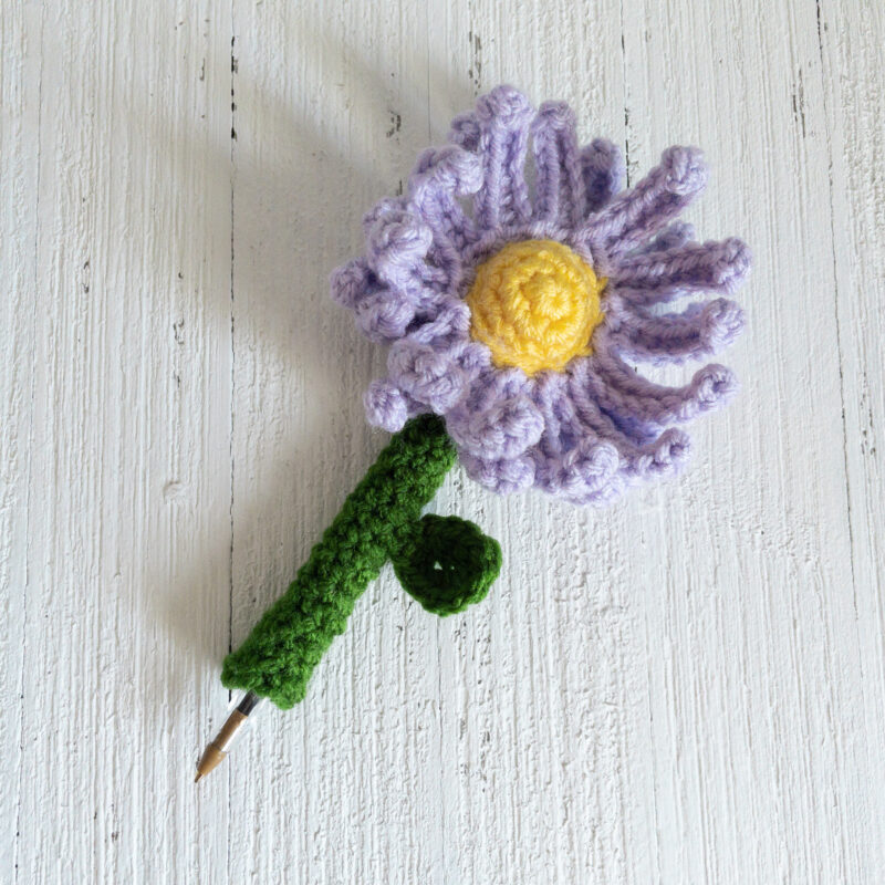 Daisy Flower Pen - Southern Belle Crochet