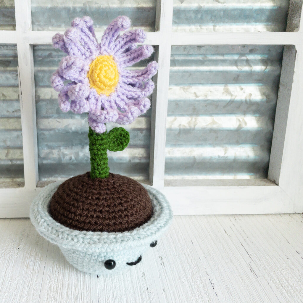 Daisy Flower Pen - Southern Belle Crochet